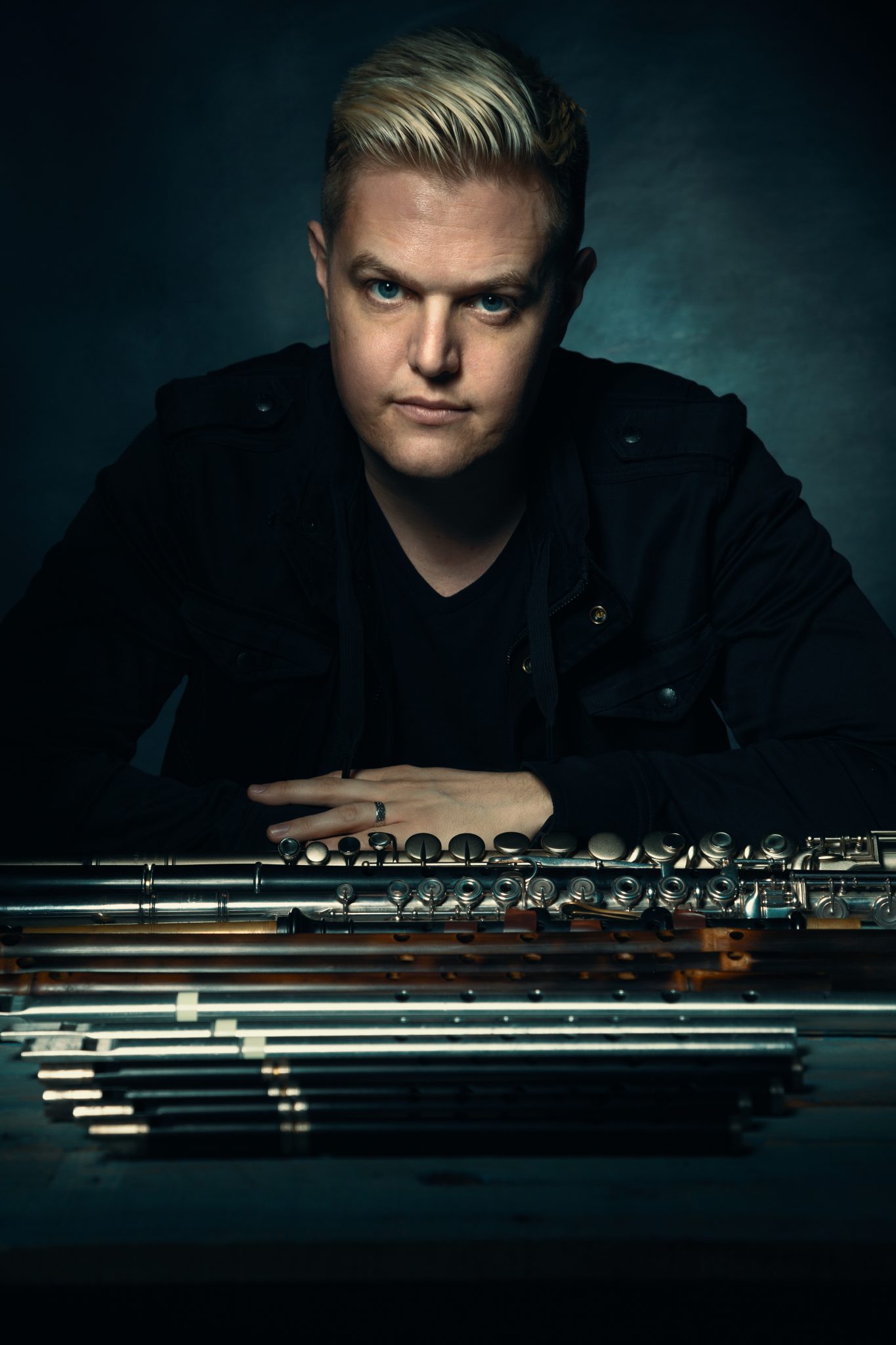 ABOUT – Philippe Barnes